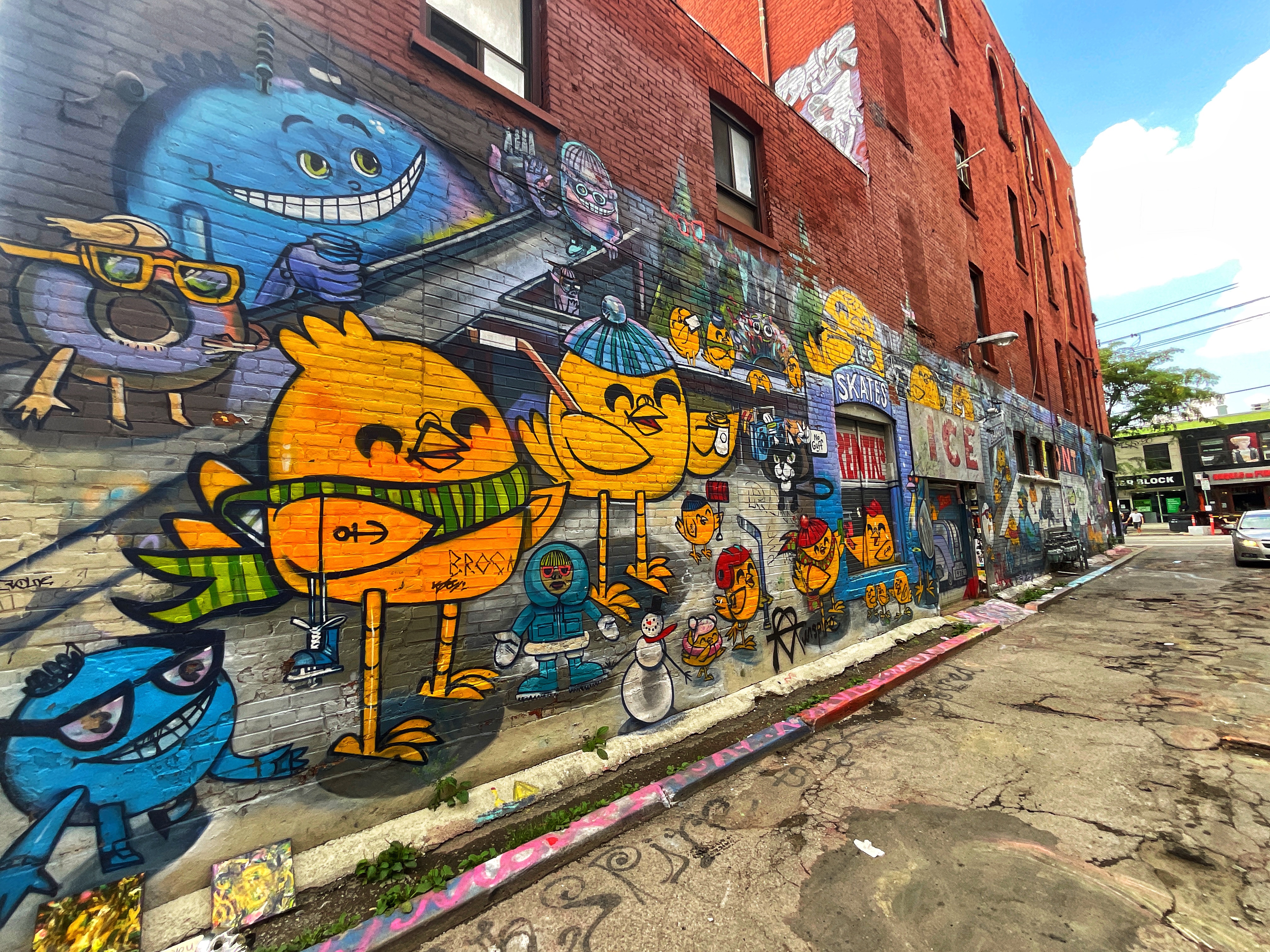 TORONTO, CANADA 🇨🇦 STREET ART: RENTALS – TOKIDOKI (NOMAD)