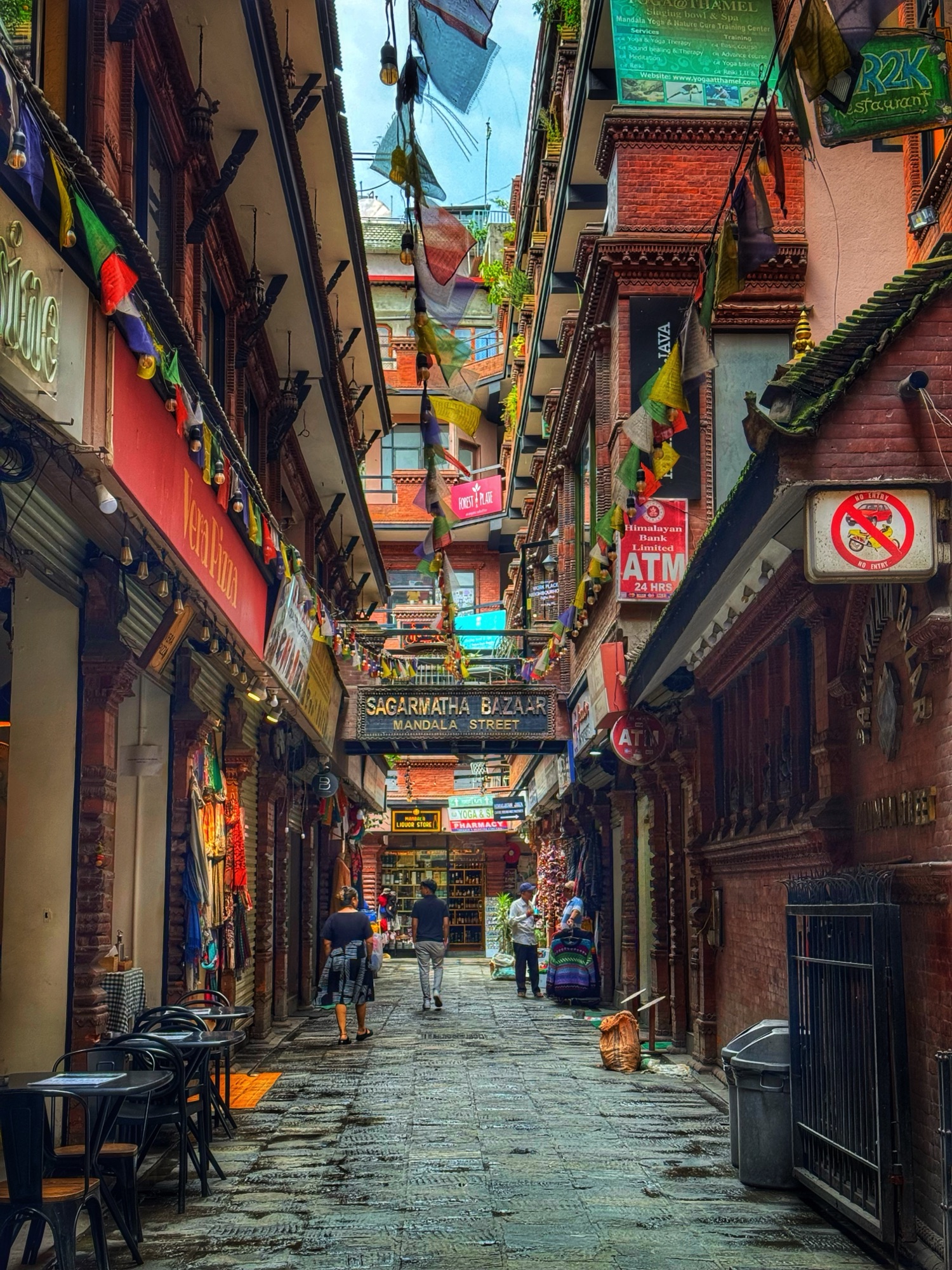 KATHMANDU, NEPAL: MANDALA STREET AND QUIET ALLEYS – TOKIDOKI (NOMAD)